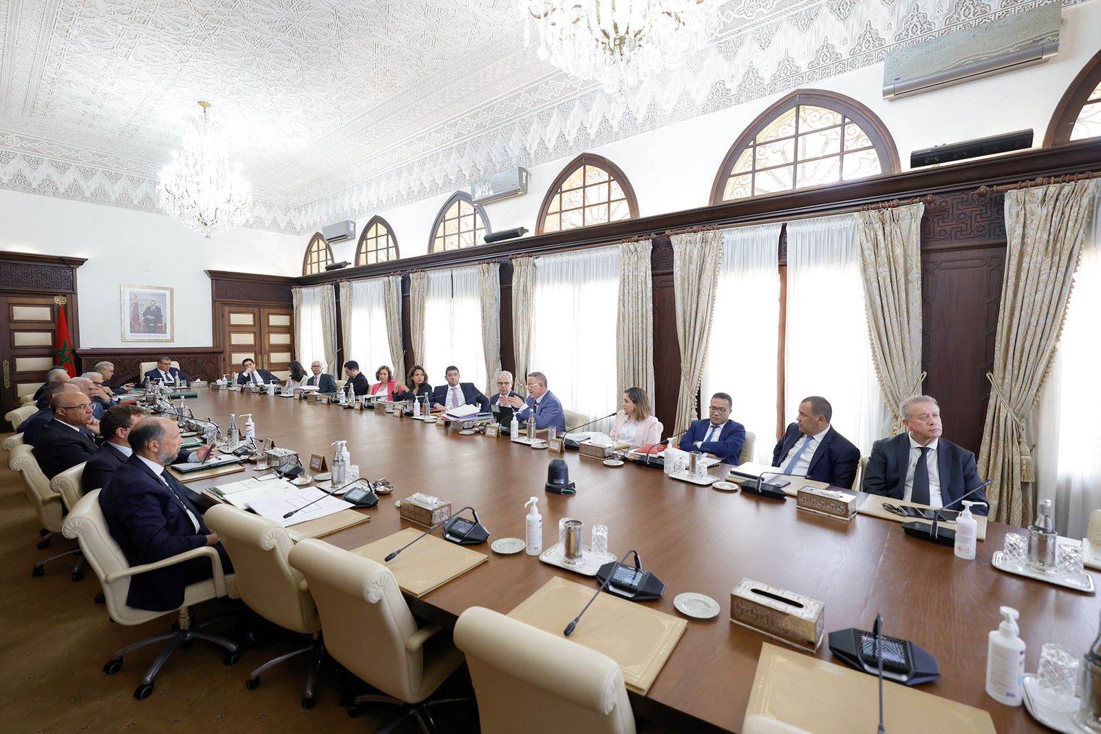 Communiqué de presse : Le Chef du gouvernement préside une réunion relative au dossier de ...